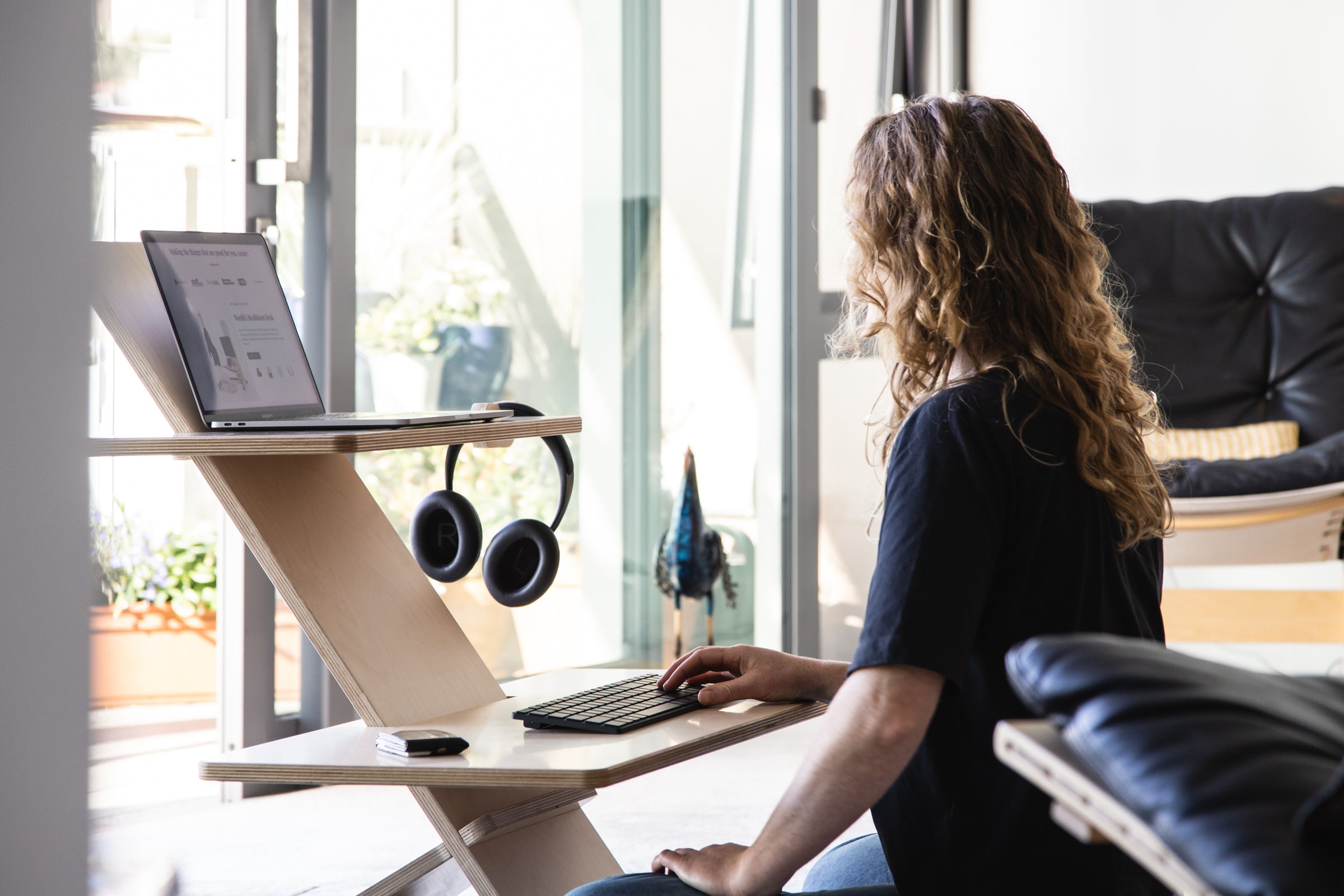 Mini Ergonomic Desk | Limber Mini Dynamic Desk | Limber