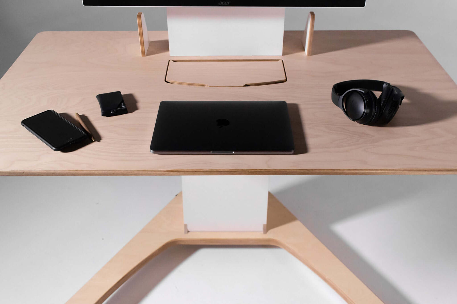 Limber Linear Desk | Linear Desk | Limber